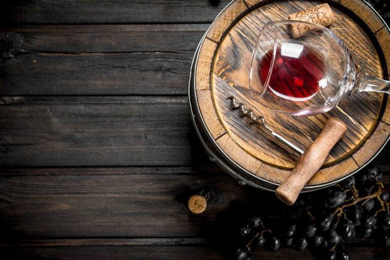 A Beginner's Guide To Aging Wine In A Wooden Barrel - Red Head Oak ...
